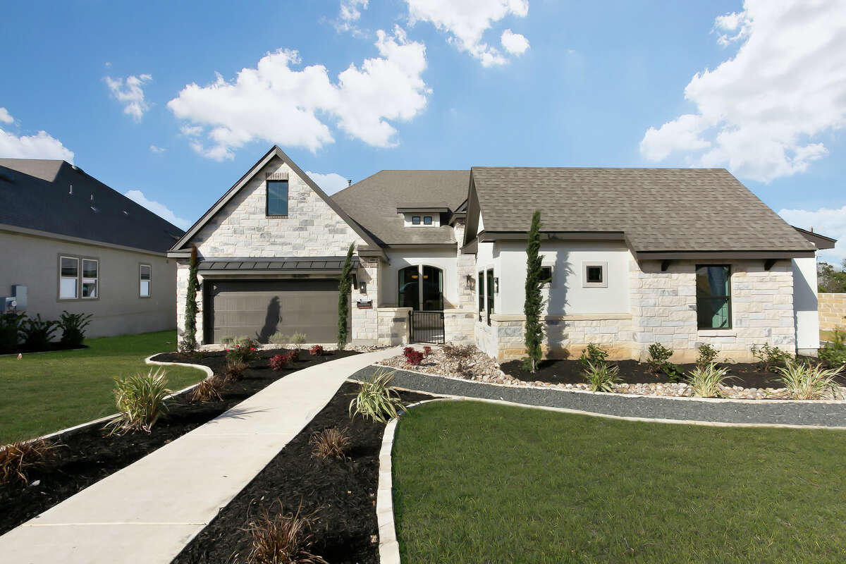 Japhet Builders Beautifully Chosen Custom Home in Shavano Highlands