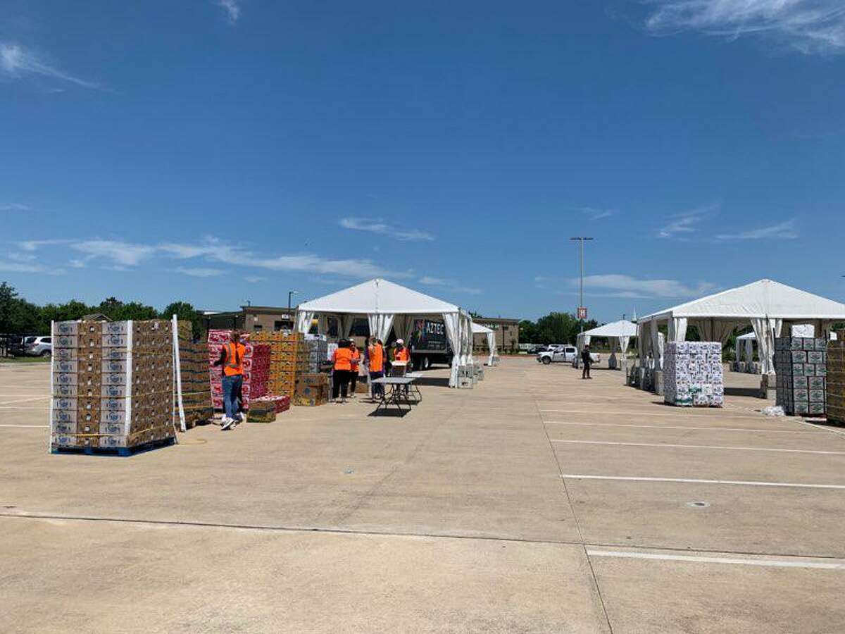 Cy-Hope and Houston Food Bank begin weekly mega food distribution in ...
