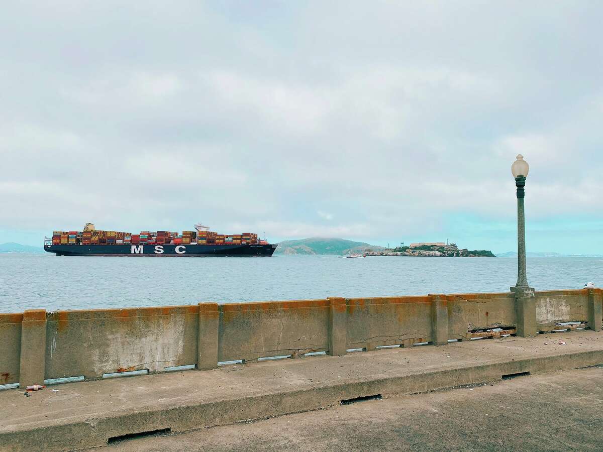 Ship longer than Salesforce Tower is tall is coming into SF Bay