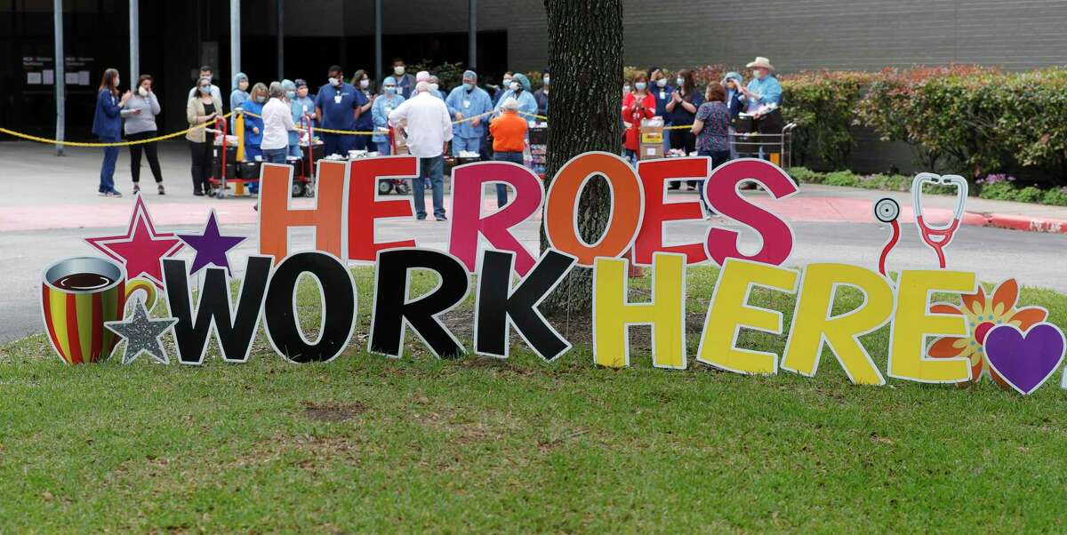 Dozens surround Conroe hospital in prayer and support for staff