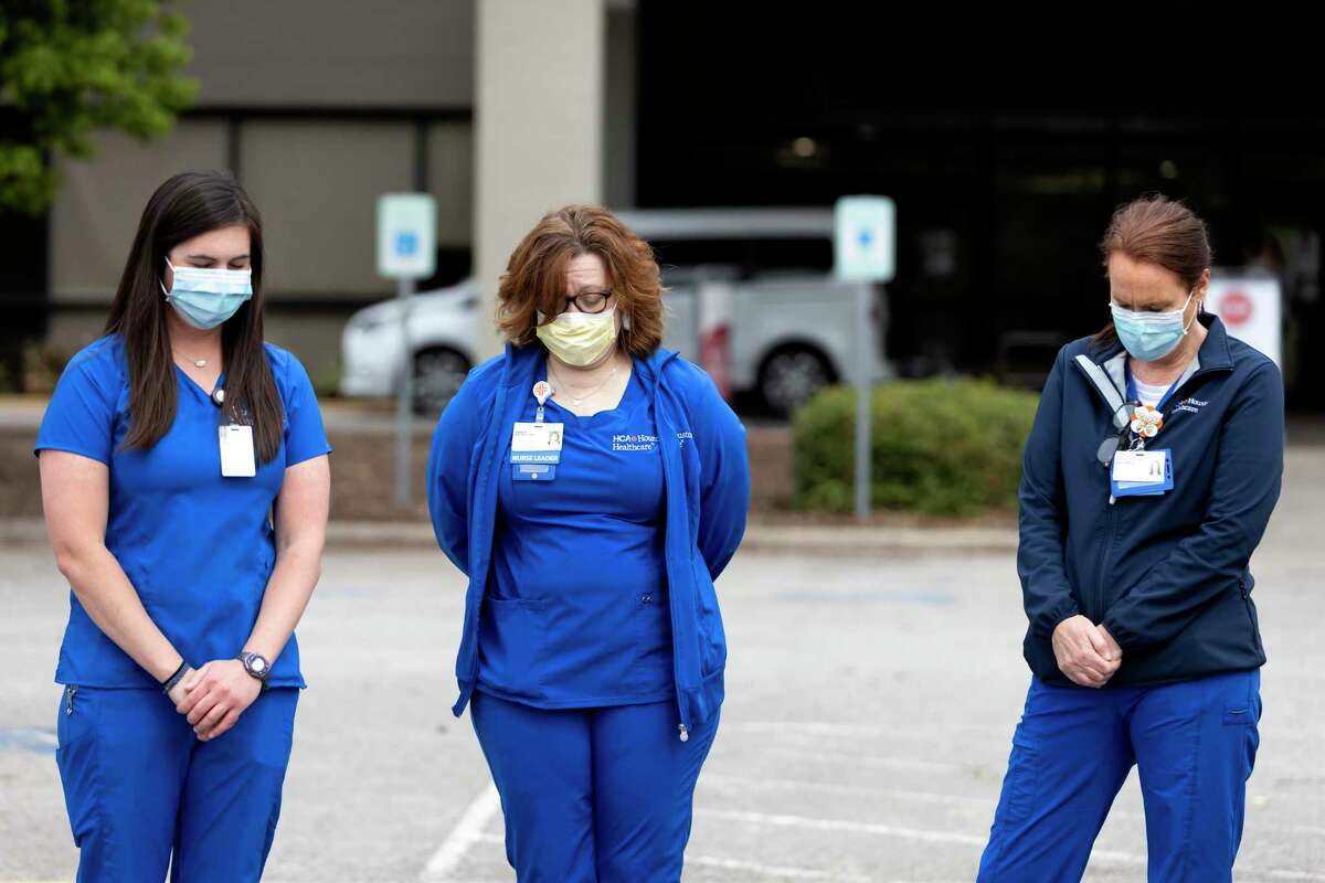Dozens surround Conroe hospital in prayer and support for staff