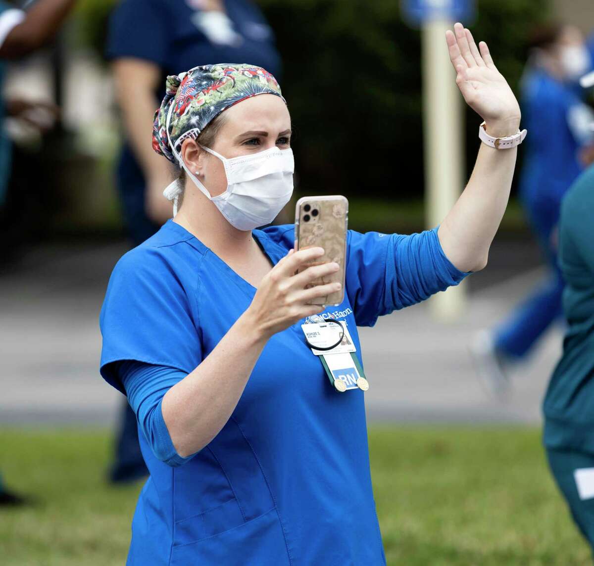 Dozens surround Conroe hospital in prayer and support for staff