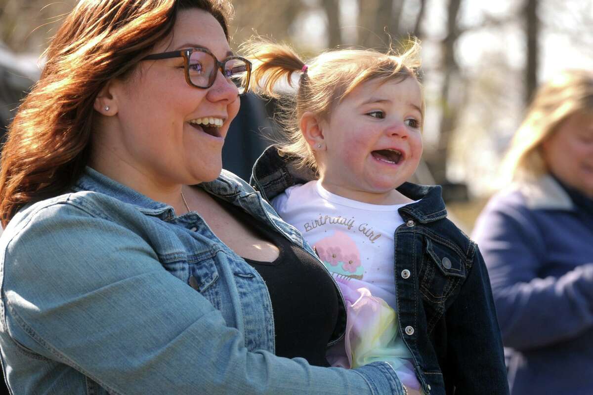 See how a garbage truck surprised a Shelton girl on her 2nd birthday