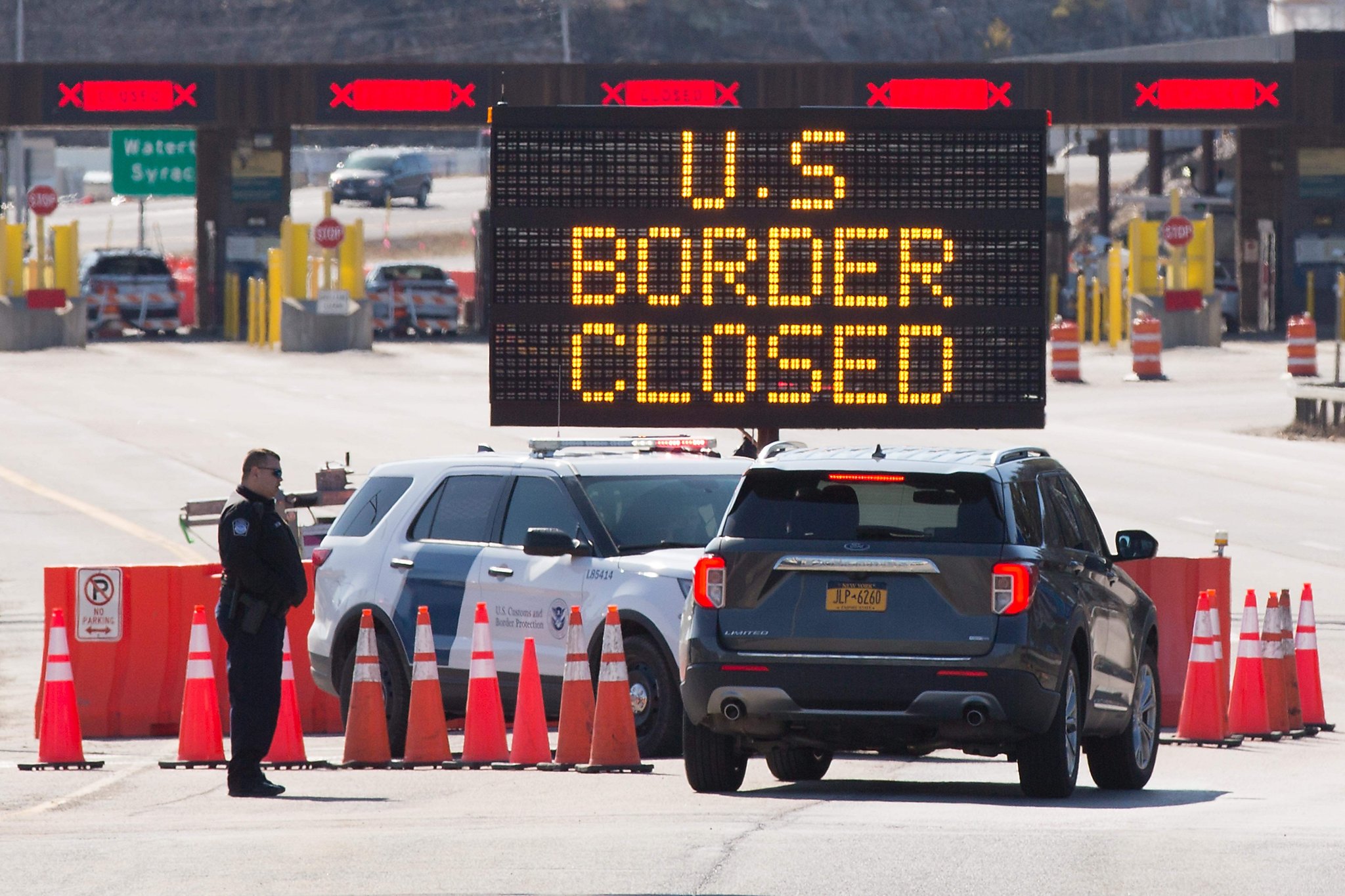 Canada, US poised to extend border restrictions to Aug. 21