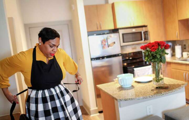 Heights woman’s 105-pound weight loss has made her an Instagram inspiration