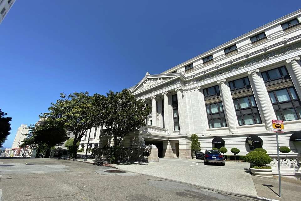 A disturbing stroll through San Francisco's shuttered hotels