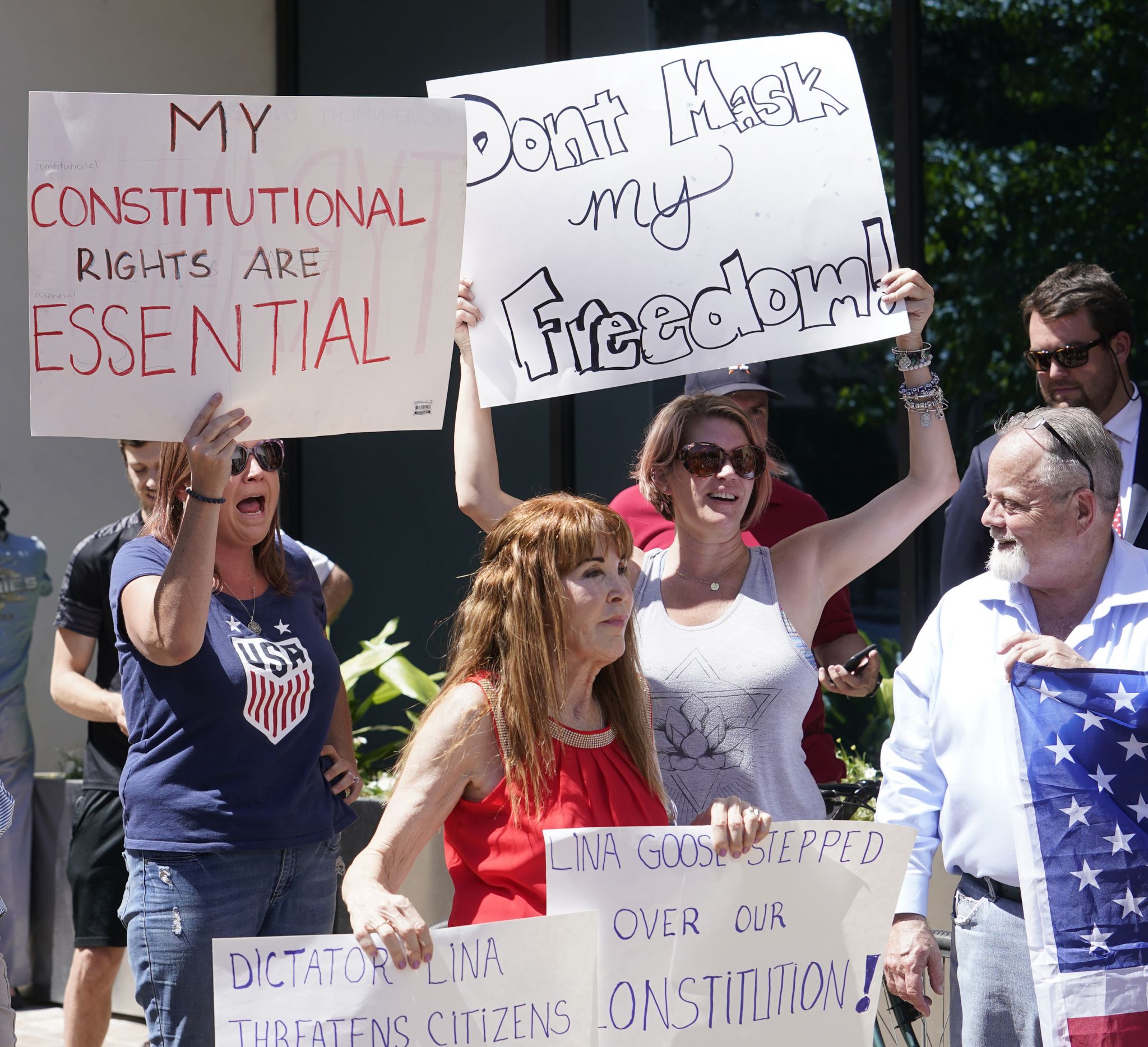 Let Freedom Ring Rally' protesters speak out against Harris County mask ...