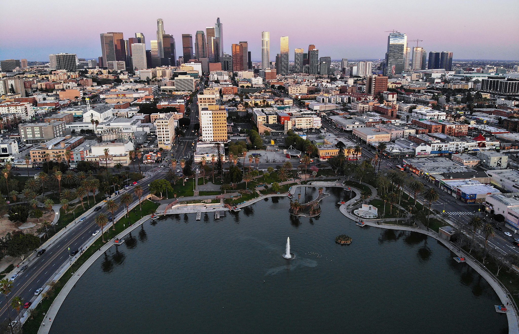Preliminary 4.6 magnitude earthquake strikes near Los Angeles