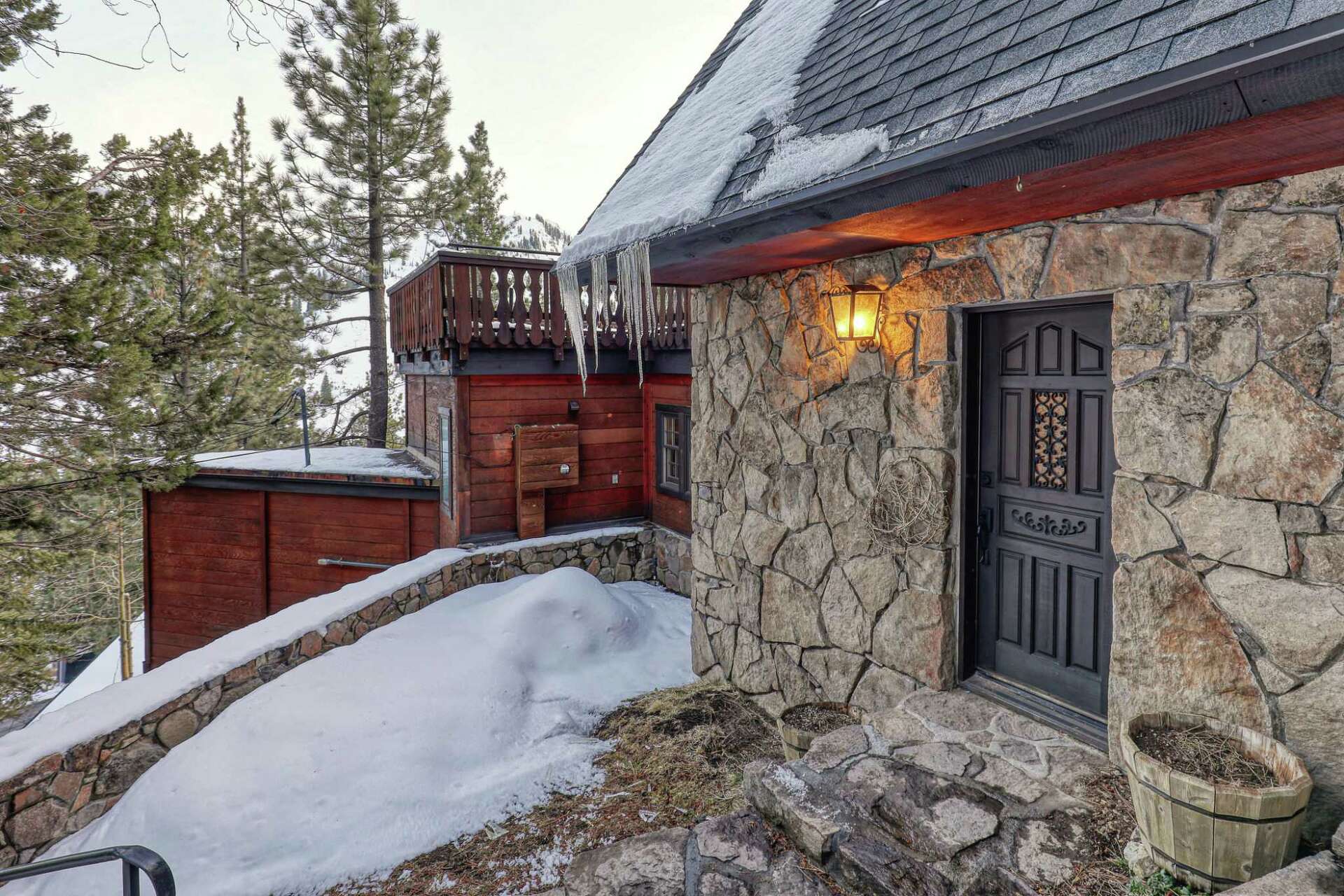 World-class skiers design European-style chalet in Olympic Valley