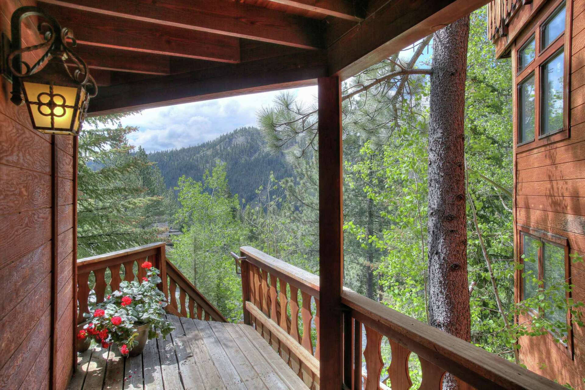 World-class skiers design European-style chalet in Olympic Valley