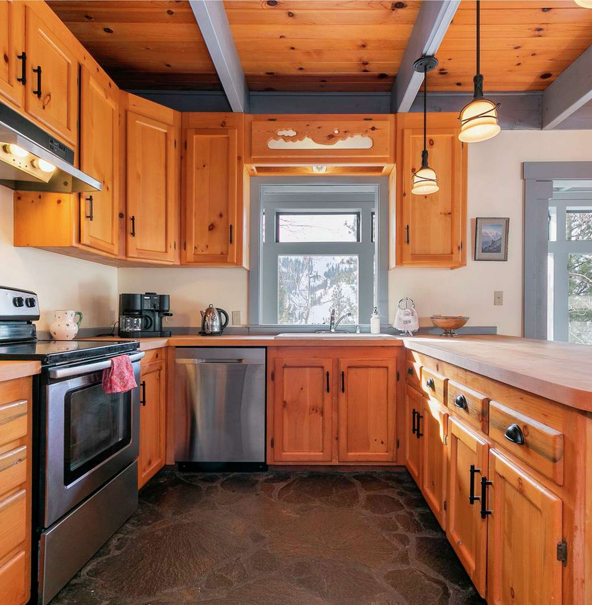 World-class skiers design European-style chalet in Olympic Valley