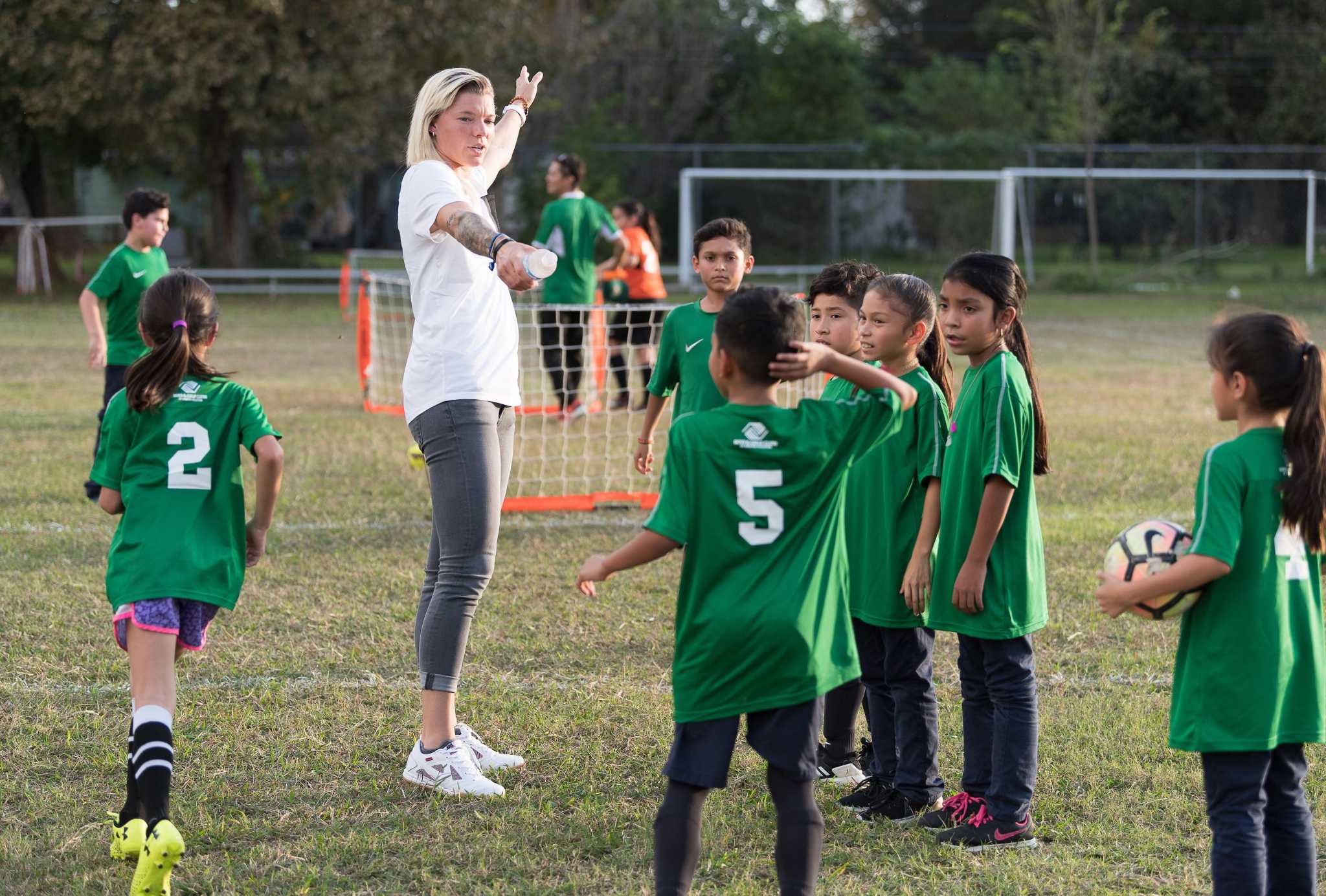 Houston Dash, Dynamo stay active by helping Houston community through ...