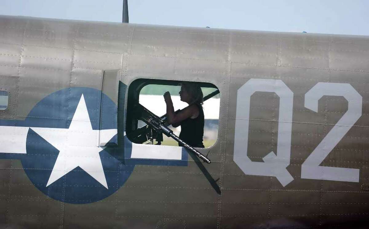 WWII aircraft bring back memories for veterans during show