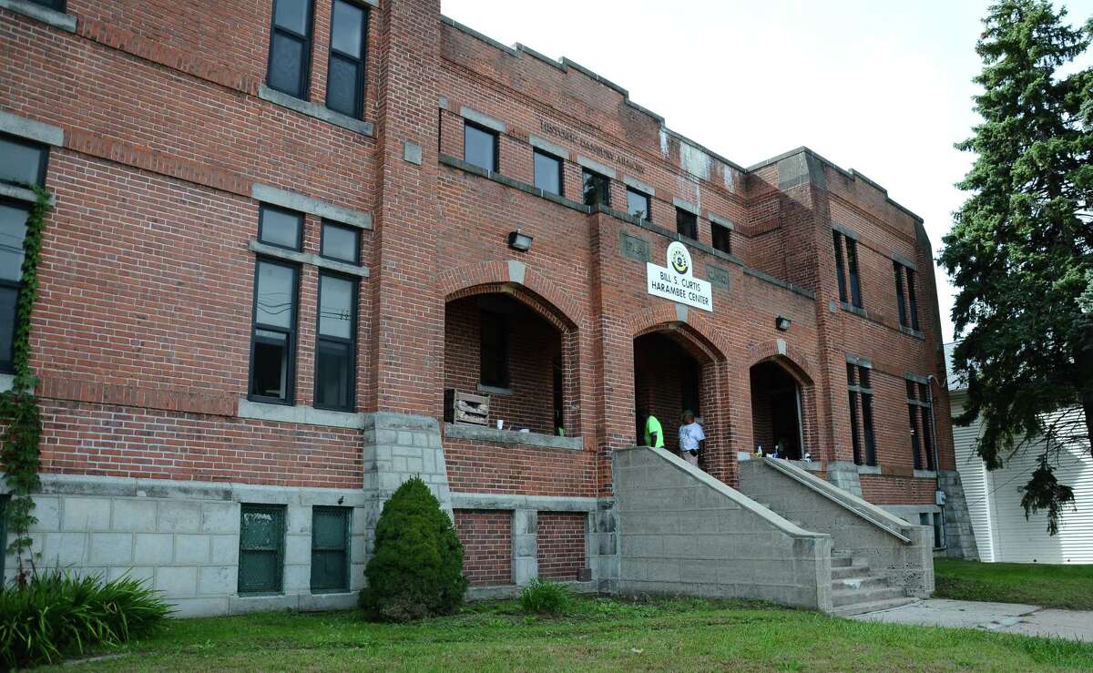 Blumenthal, Allie-Brennan deliver to Danbury food banks