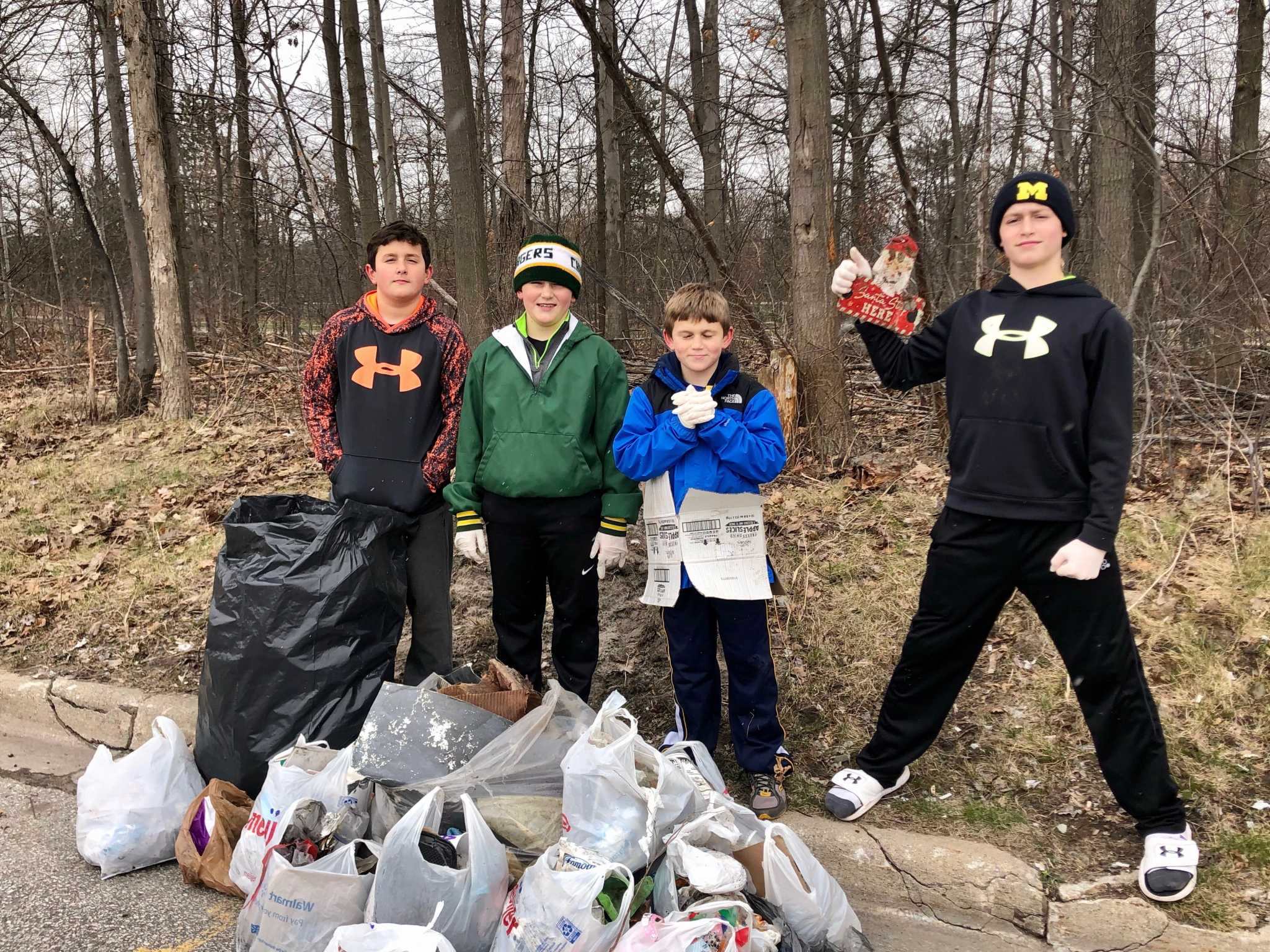 Modern Heroes: The Streeter family celebrates Earth Day with cleanup