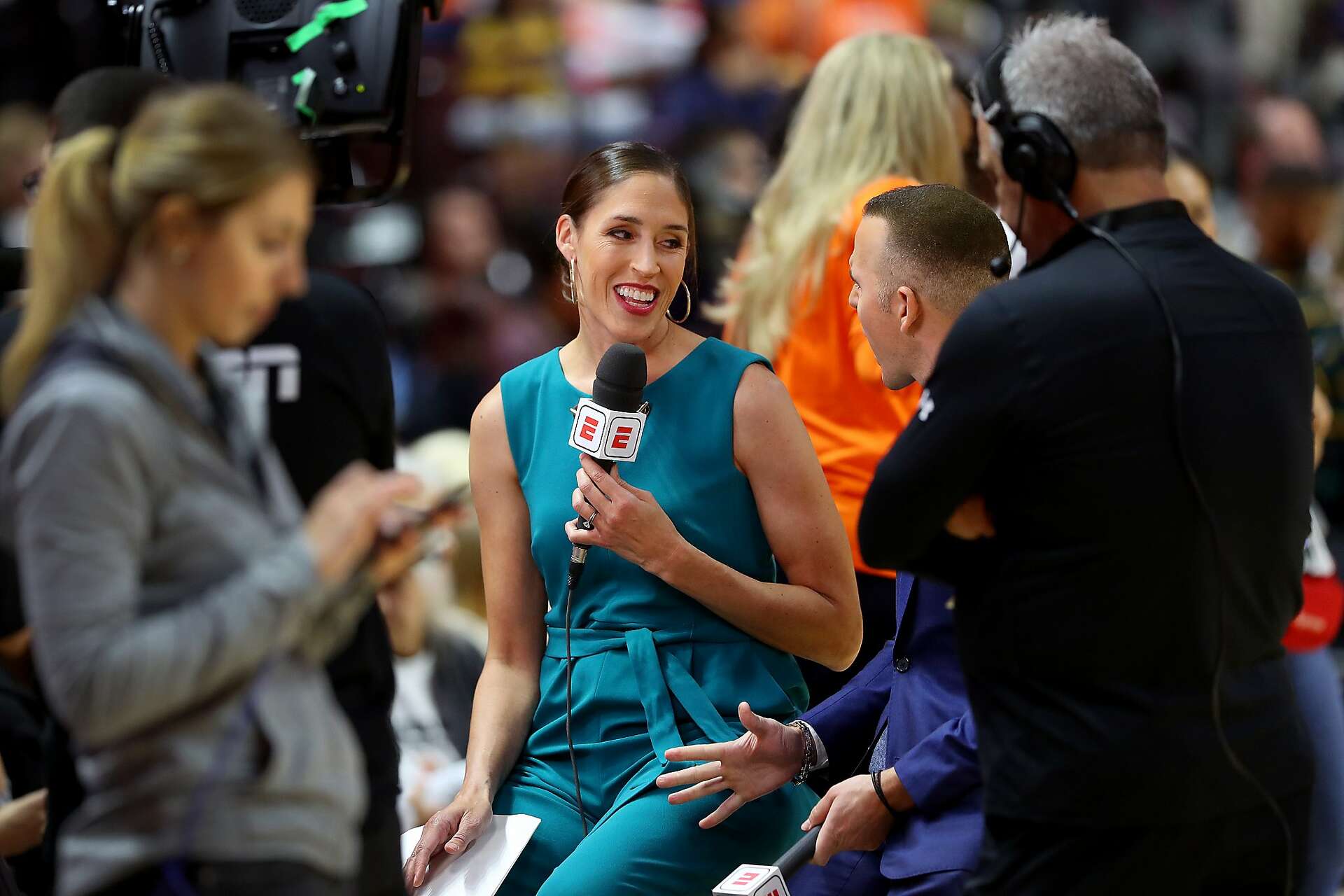 Rebecca Lobo and Steve Rushin's daughter playing for CT hoops title