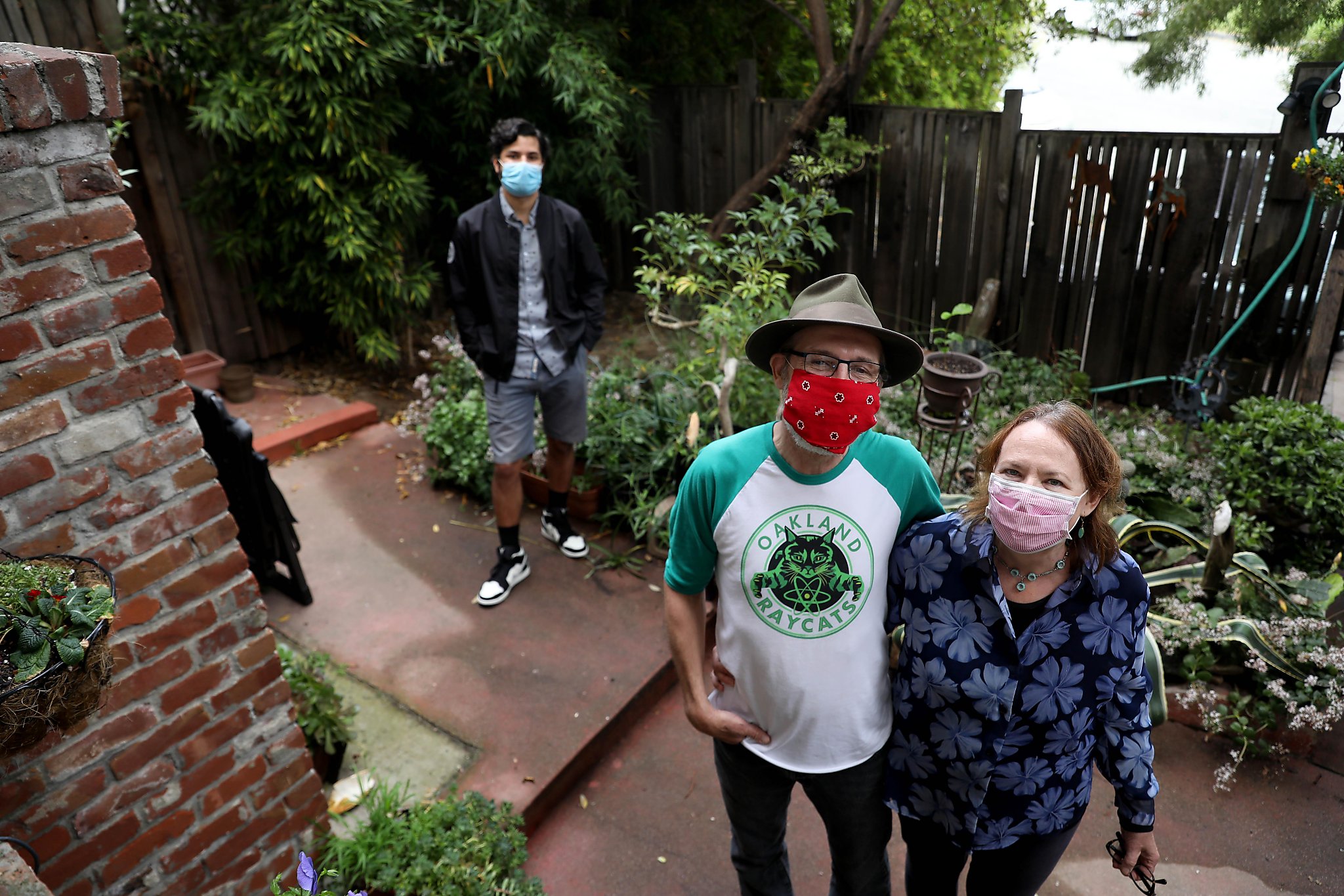 Oakland program pairs healthy volunteers with neighbors at risk of ...