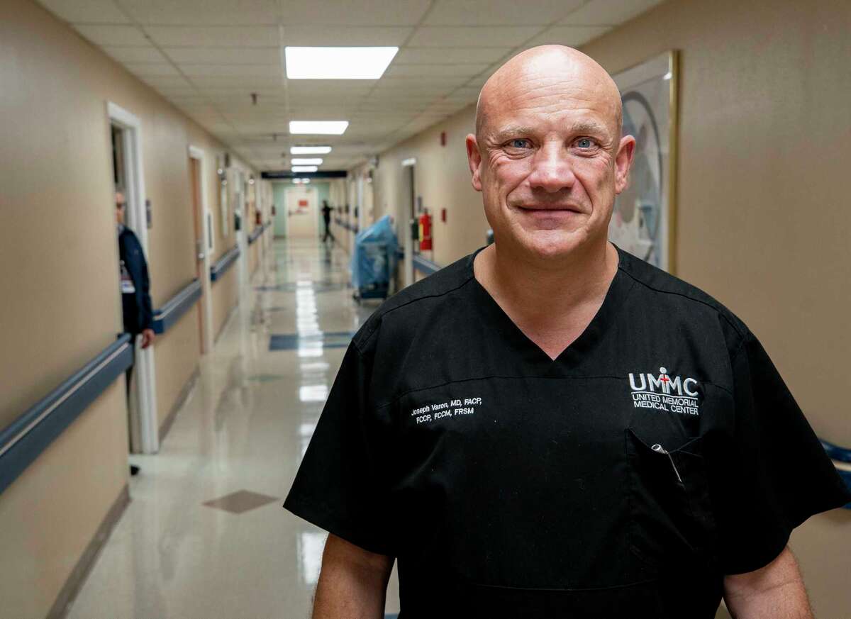 ‘We’re all they’ve got:' In a north Houston hospital, overworked staff ...