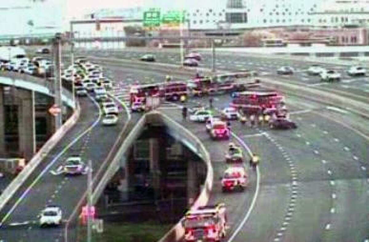 I-95 north in Bridgeport reopens after multi-vehicle crash