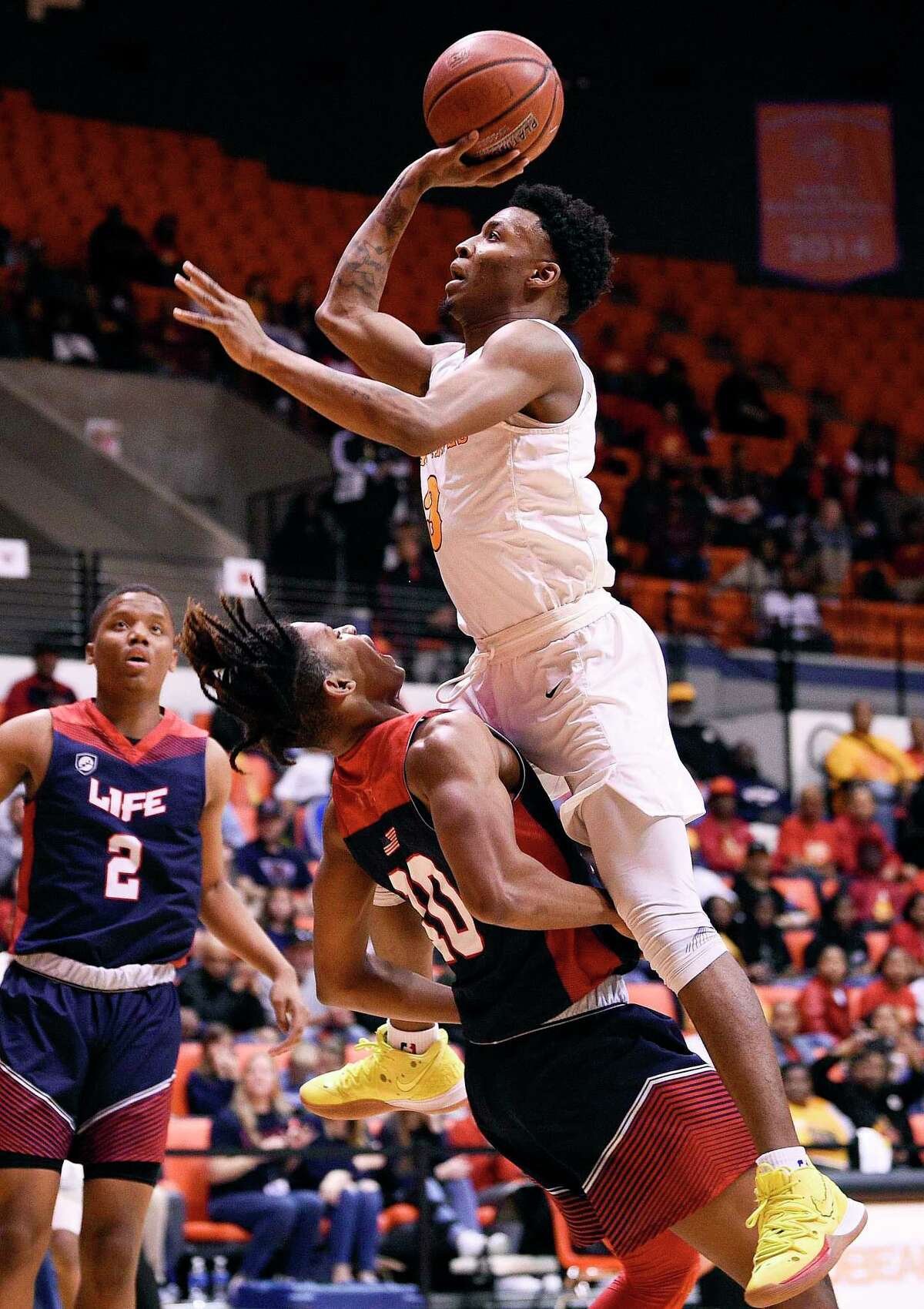 Houston ISD basketball players receive all-district accolades