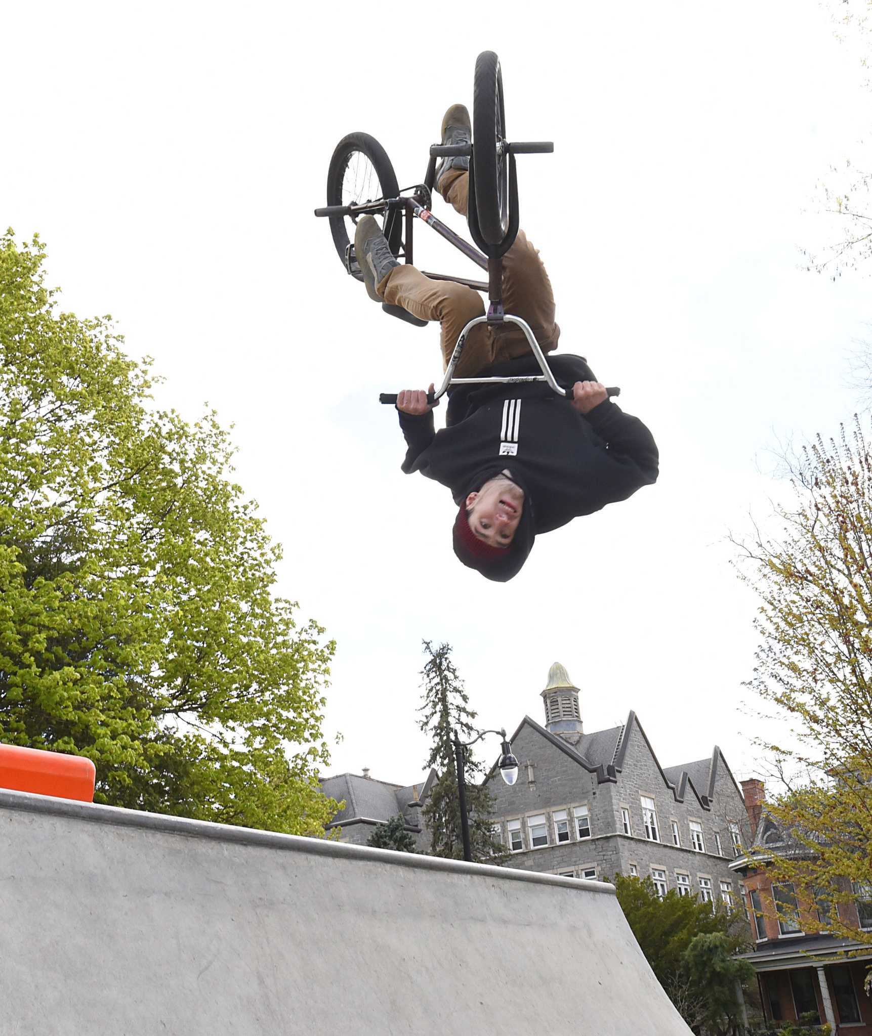 Jason Gough's forecast: Grudging release from chilly grip by Friday