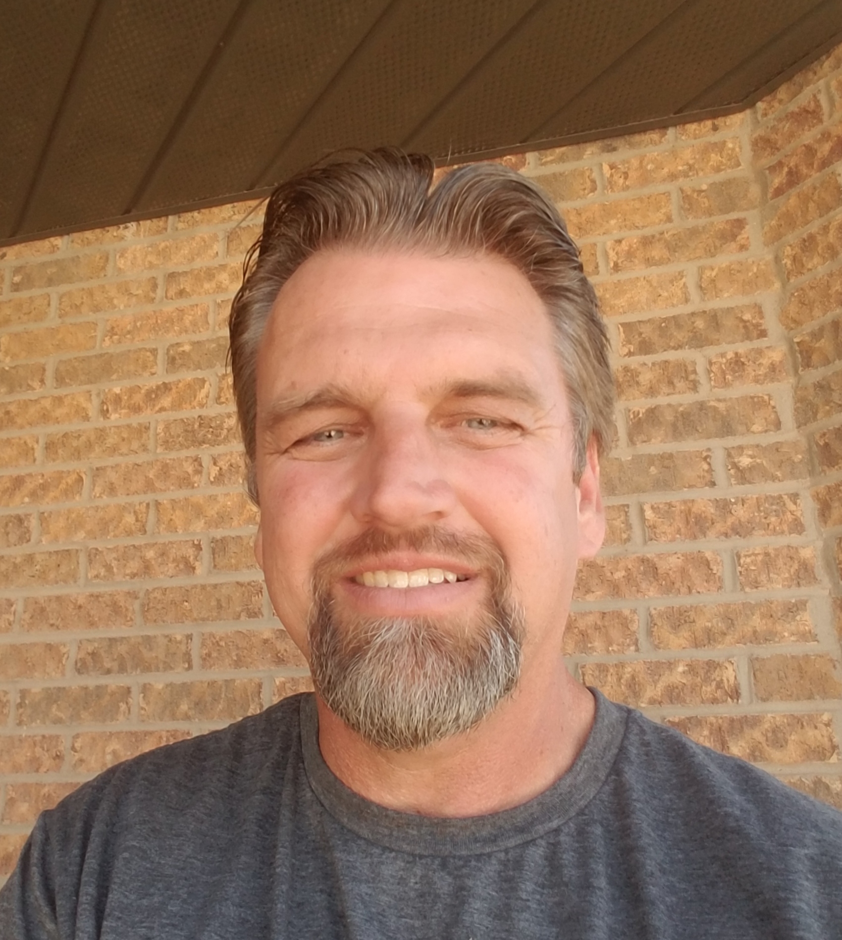 Lee grad Robinson named Greenwood softball coach