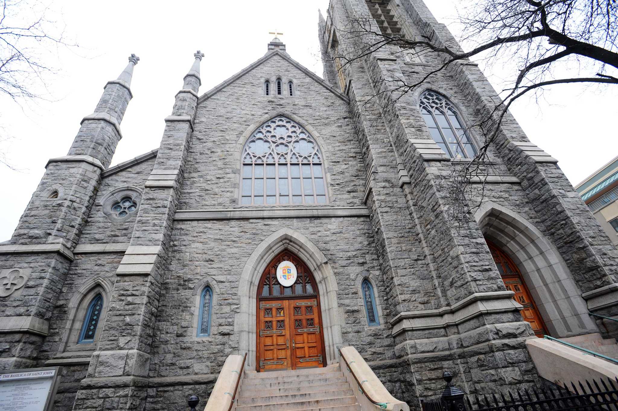 Bridgeport Diocese resumes Mass celebrations next week but moves them ...