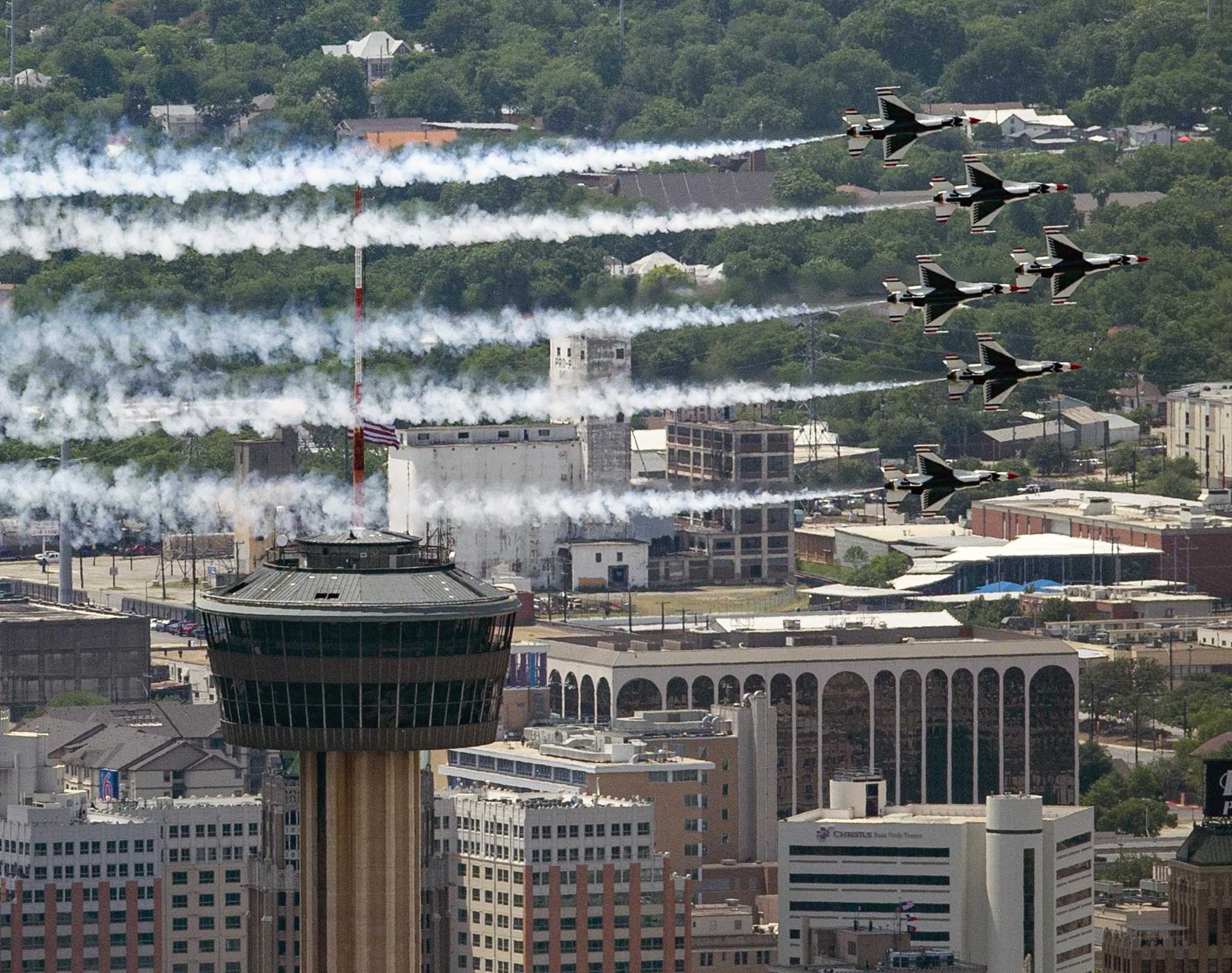 Thunderbirds flyover thrills watchers across San Antonio