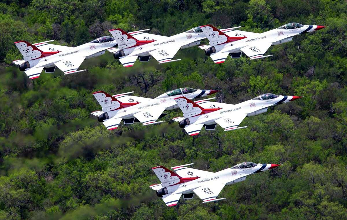 Thunderbirds flyover thrills watchers across San Antonio