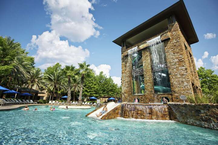 9 luxe Houston hotels that offer day passes to their pools