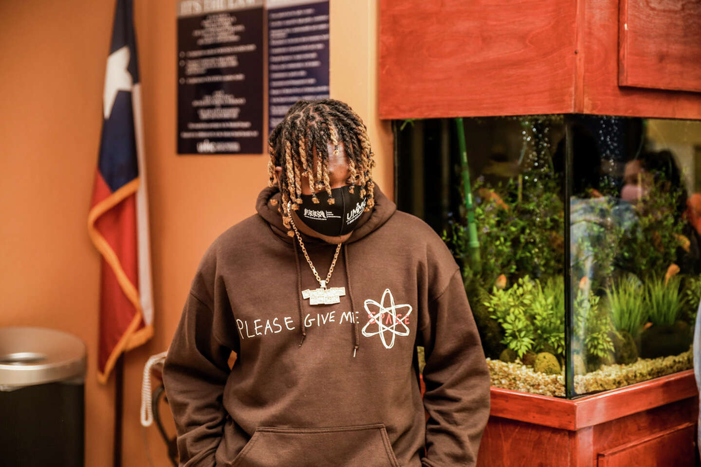 Houston rapper Don Toliver and Sheila Jackson Lee provide lunch for ...