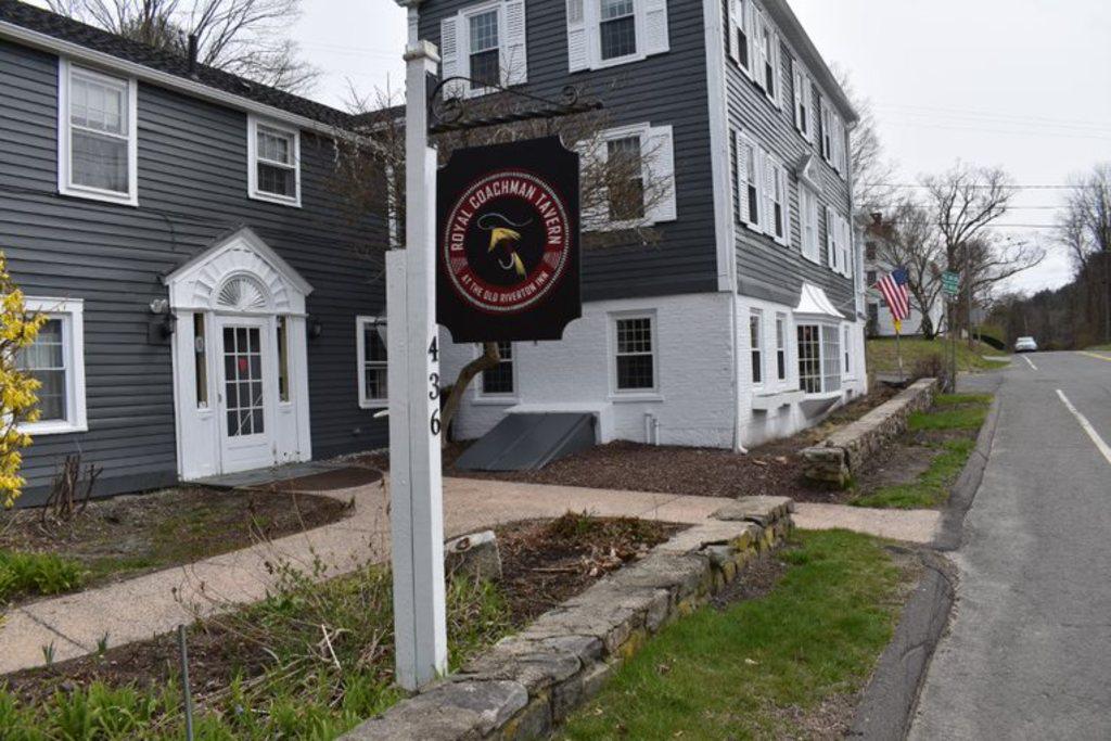 Under new owners, Old Riverton Inn set to offer tavern takeout