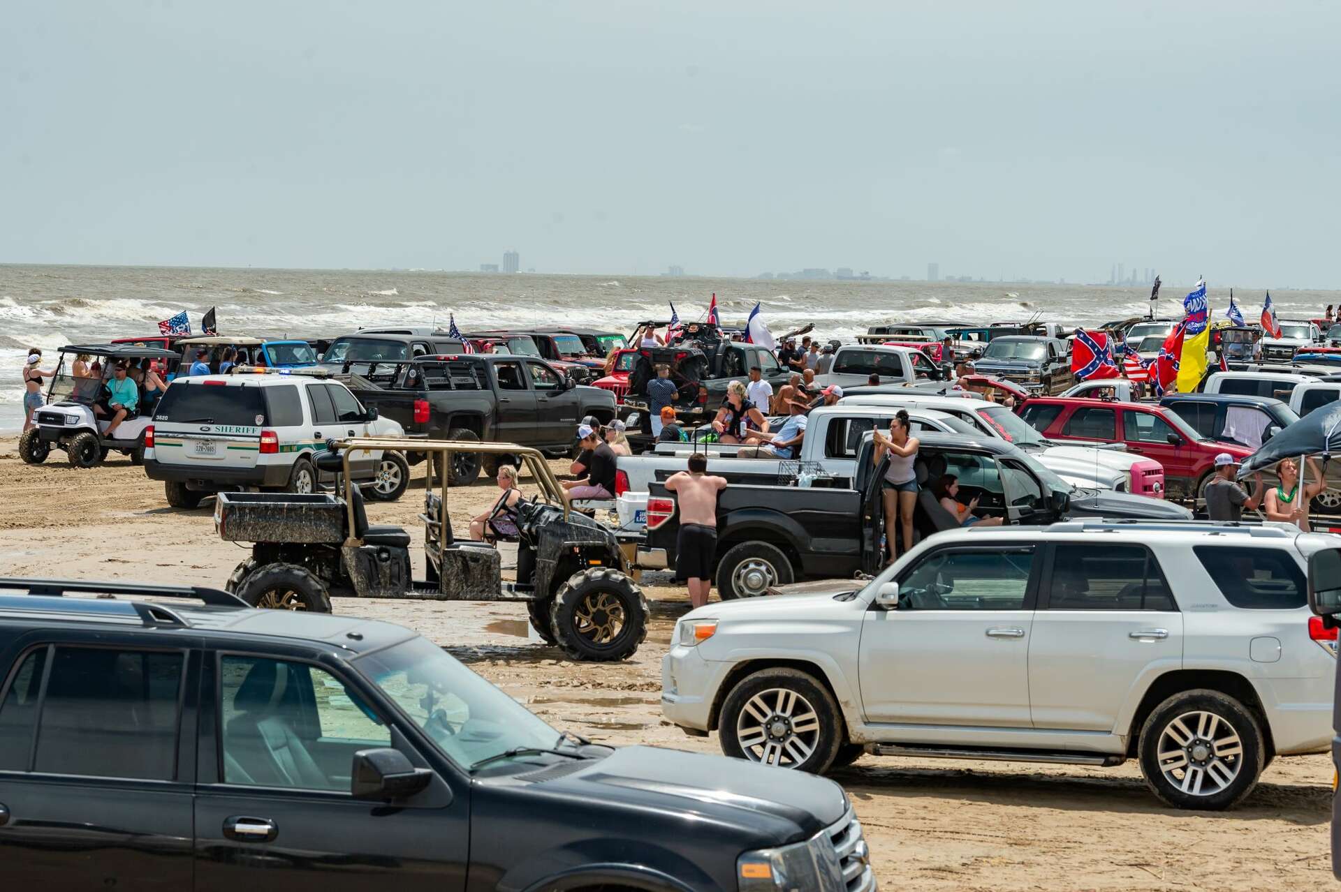 100K crowd on Texas 'Jeep Weekend' means some businesses will close