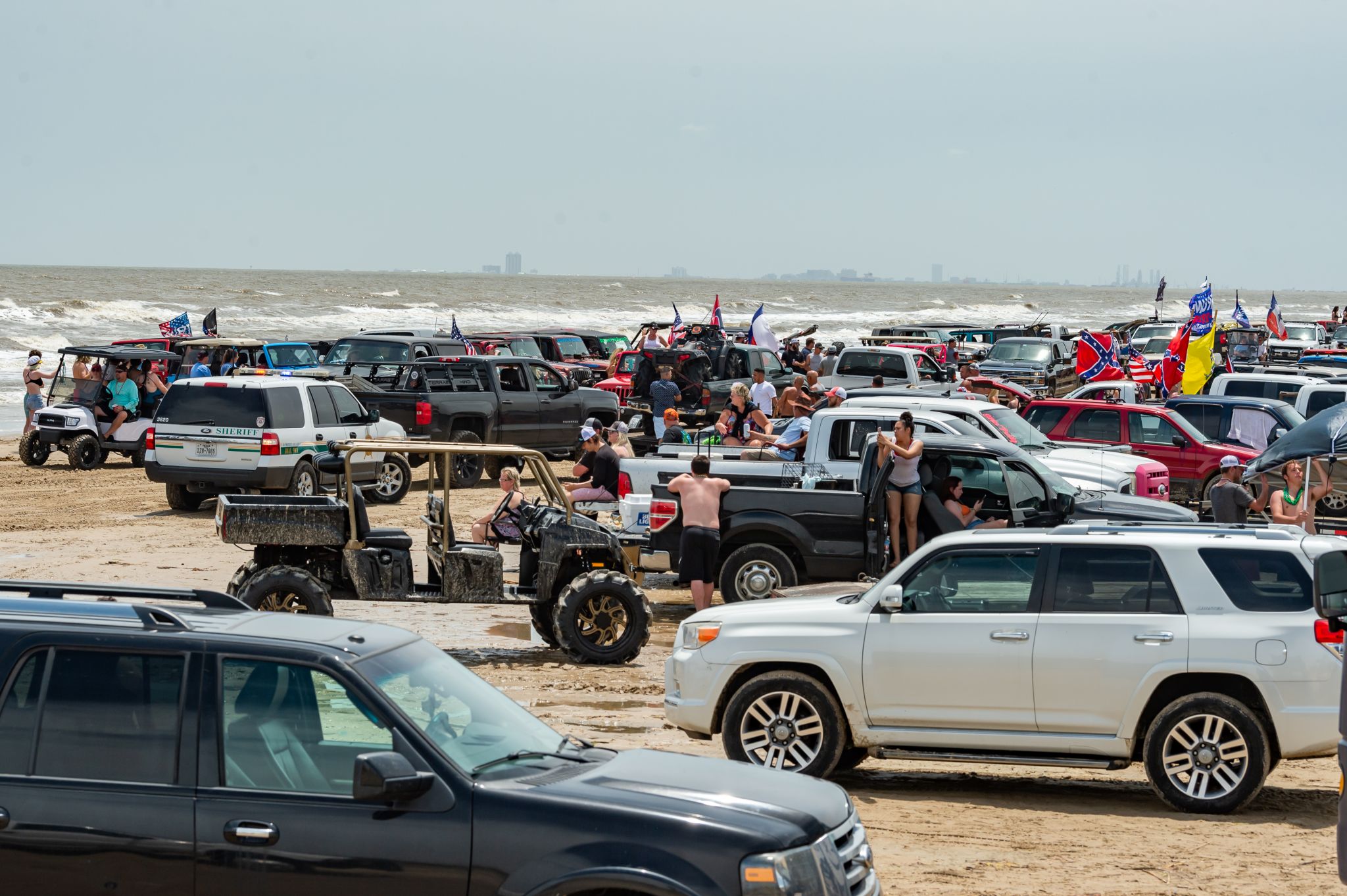 100K crowd on Texas 'Jeep Weekend' means some businesses will close