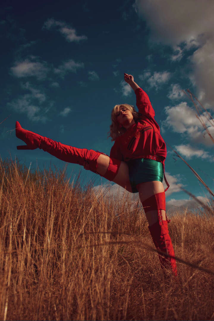 This Houston 19-year-old went from quarterback to fashion photographer