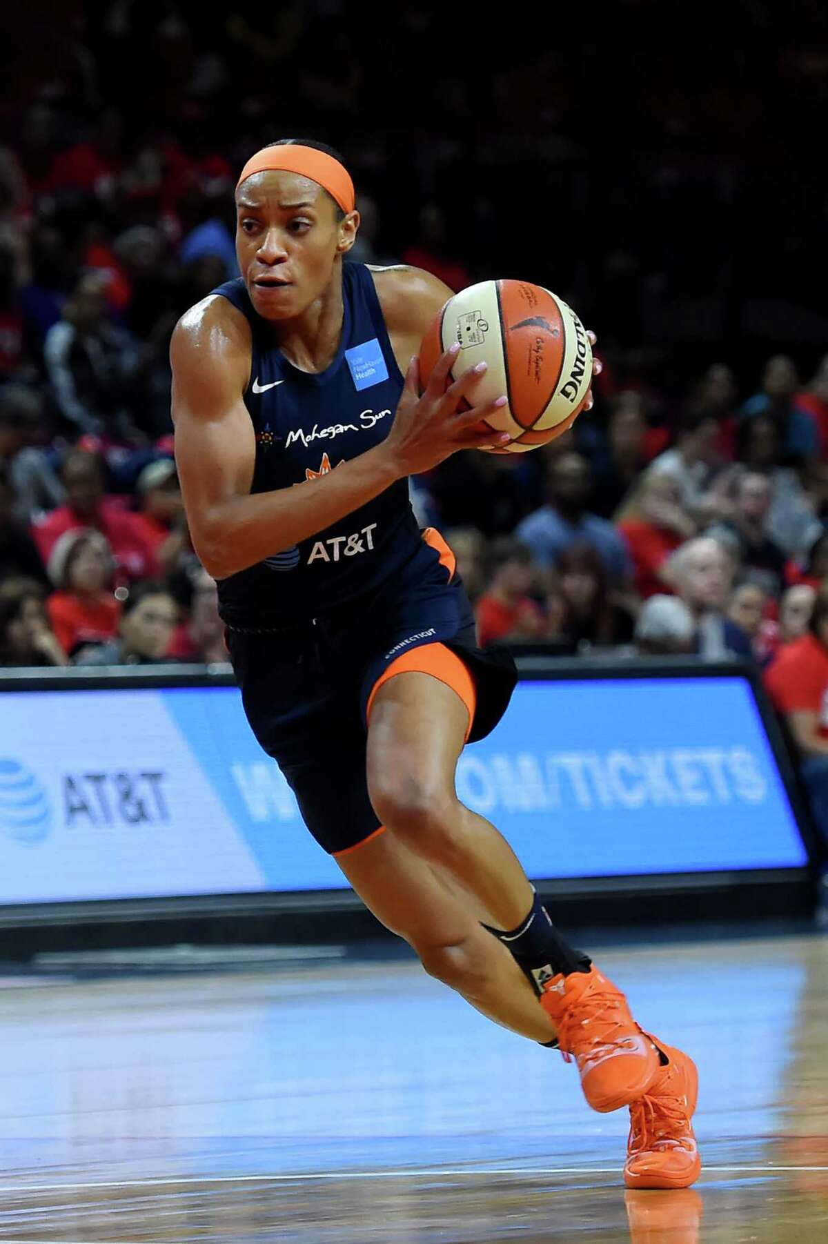Connecticut Sun’s Jasmine Thomas partners with Save the Children to ...