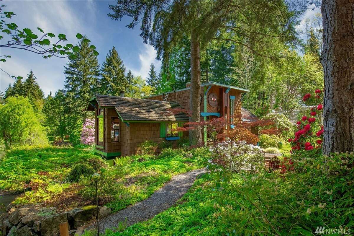 Heart’s Nancy Wilson lived in this funky Kirkland house. Now you can too