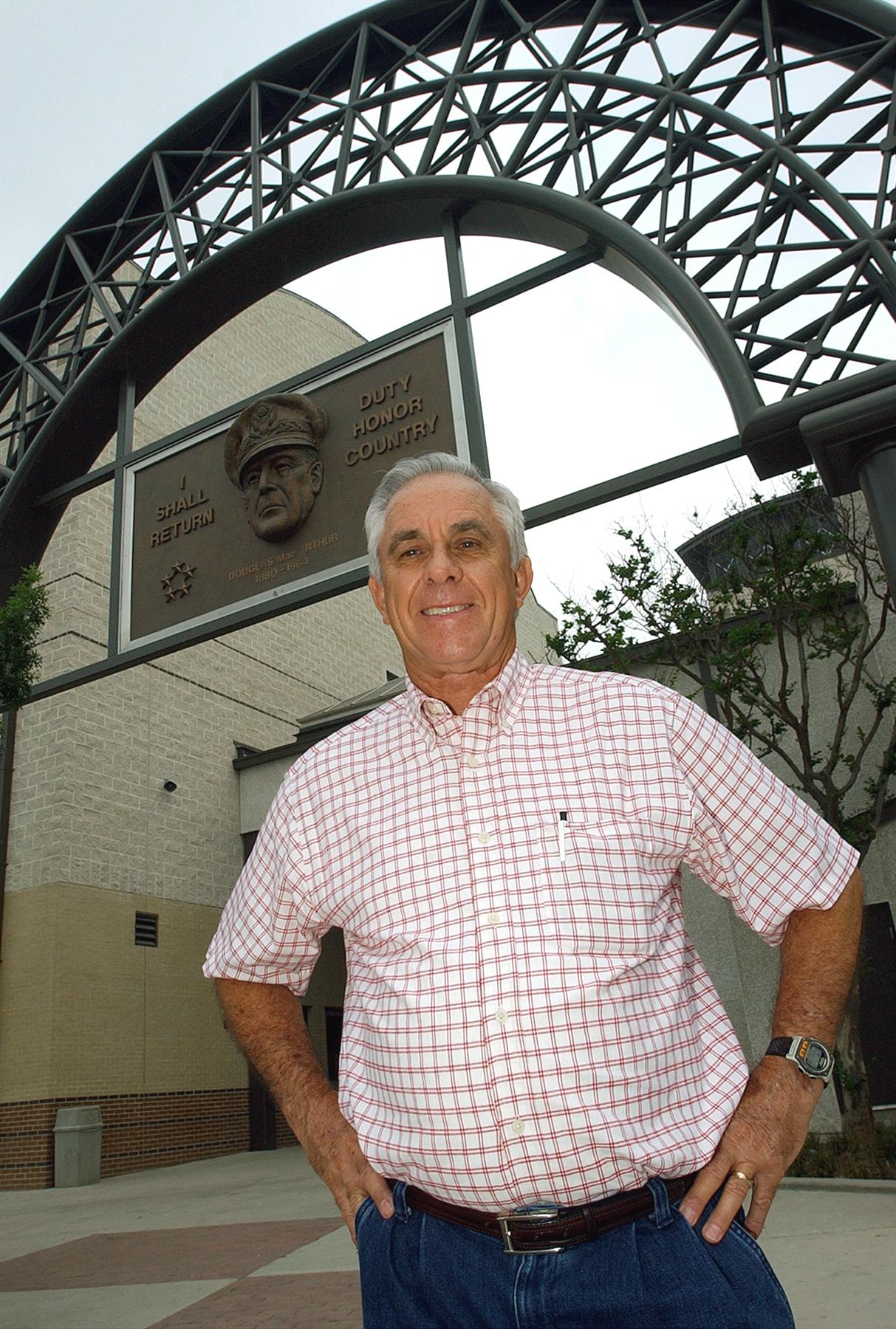 Reagan boys track coach John Baskin retires - San Antonio Express-News