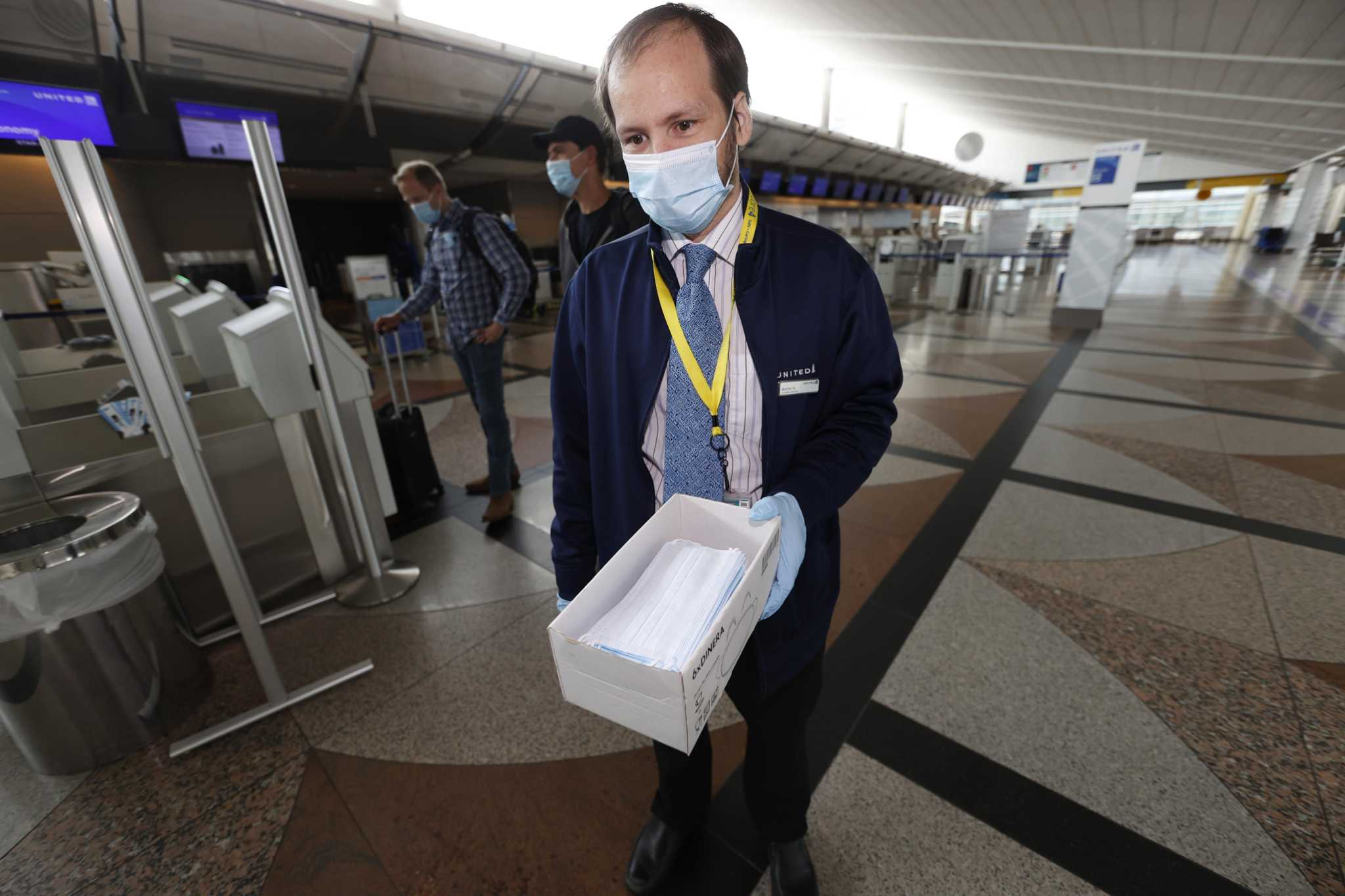 United passengers who refuse to mask up will now lose travel privileges