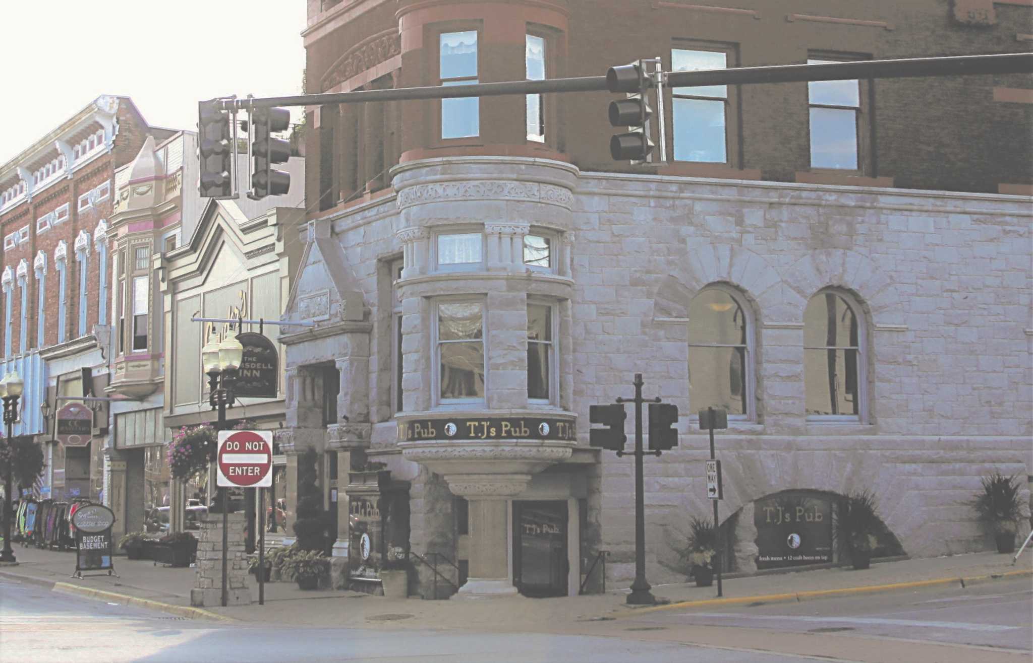 Some Manistee restaurants to reopen to diners Friday