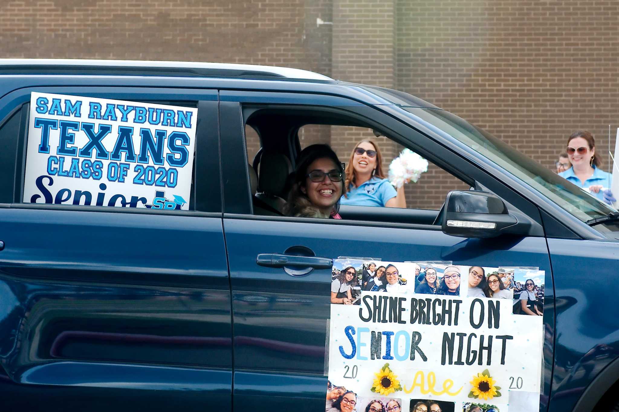Drive-through parade honors Pasadena ISD’s top seniors