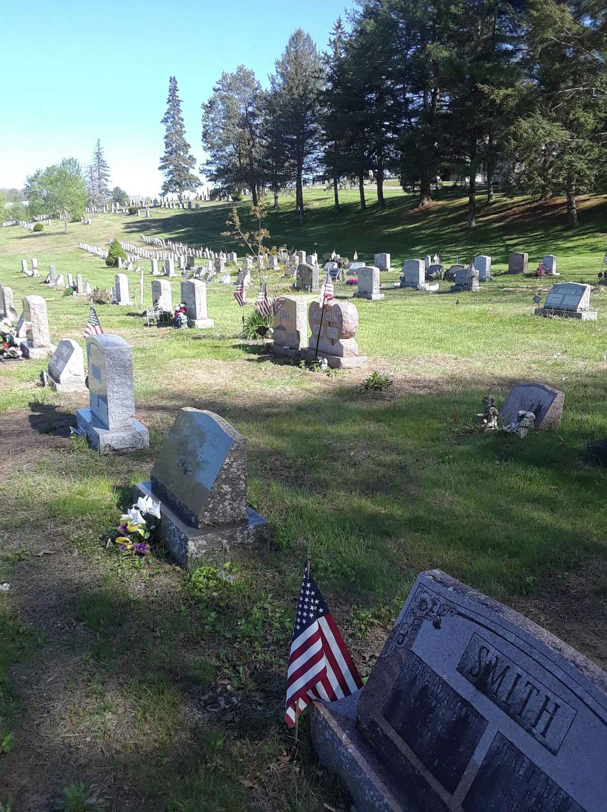 Winsted, Torrington graves get new flags for Memorial Day