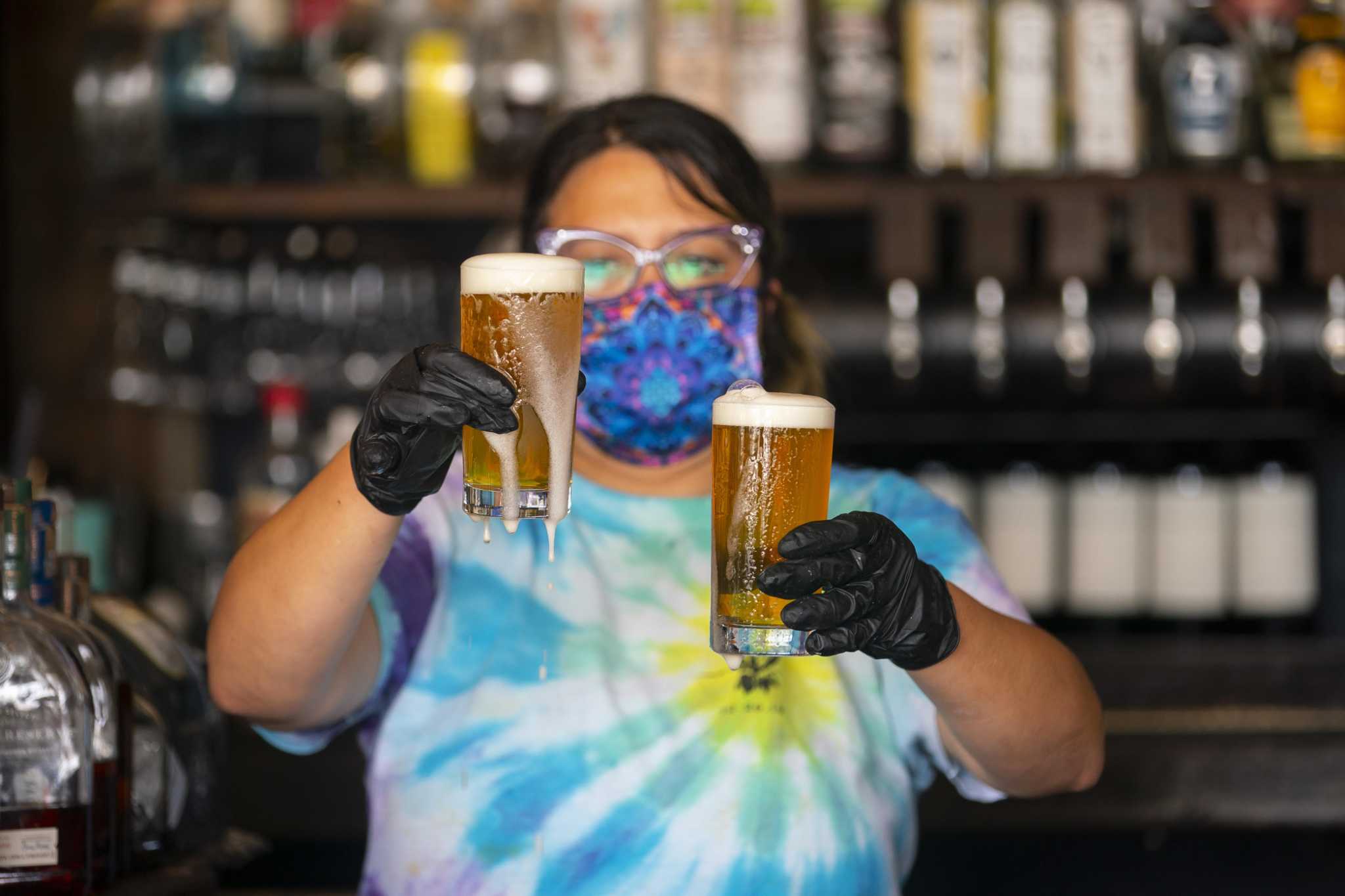 Houston bars reopened Friday. Here's what it was like.