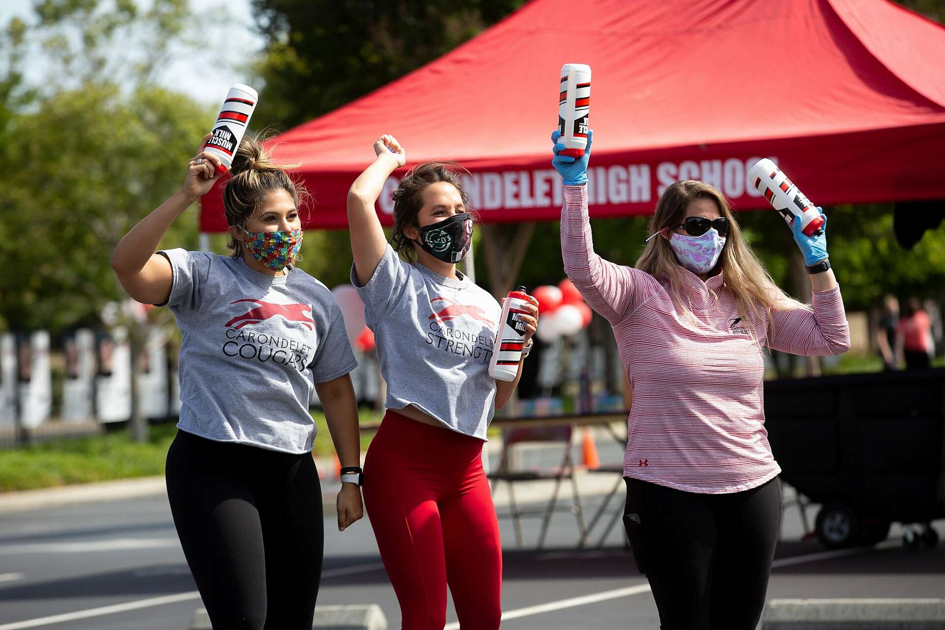 High school seniors embrace improvised graduation events in strange ...