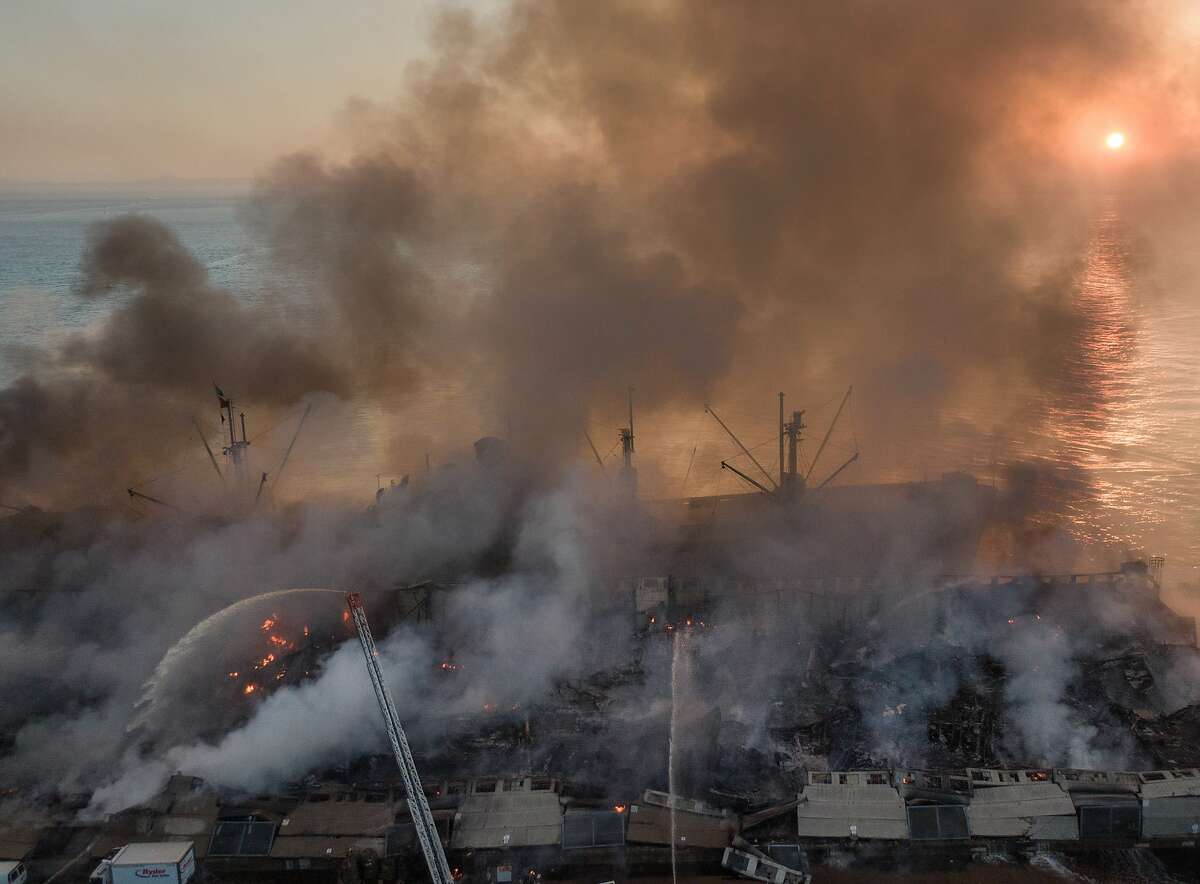 Early morning fire consumes warehouse on SF’s Fisherman’s Wharf