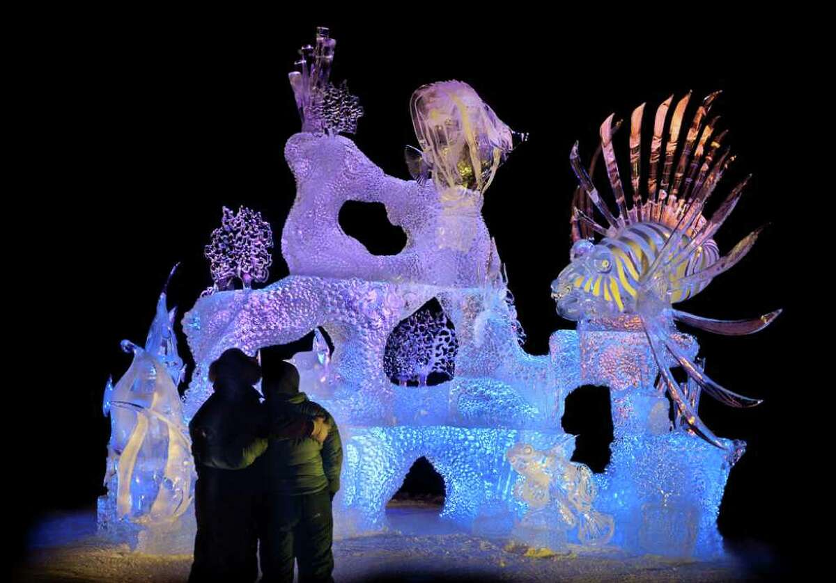 Riverside resident films show on 'chainsaw' ice sculptors