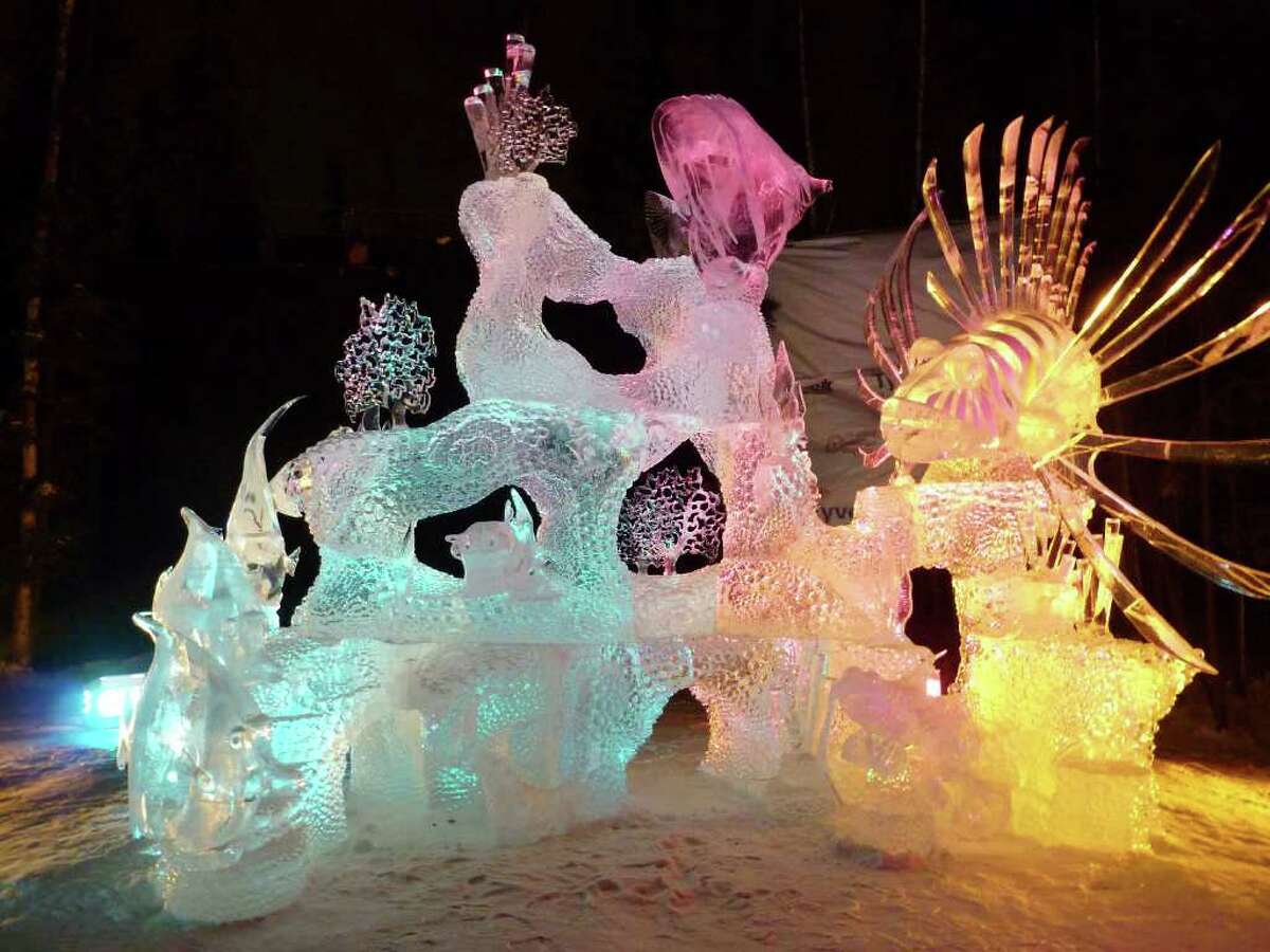 Riverside resident films show on 'chainsaw' ice sculptors