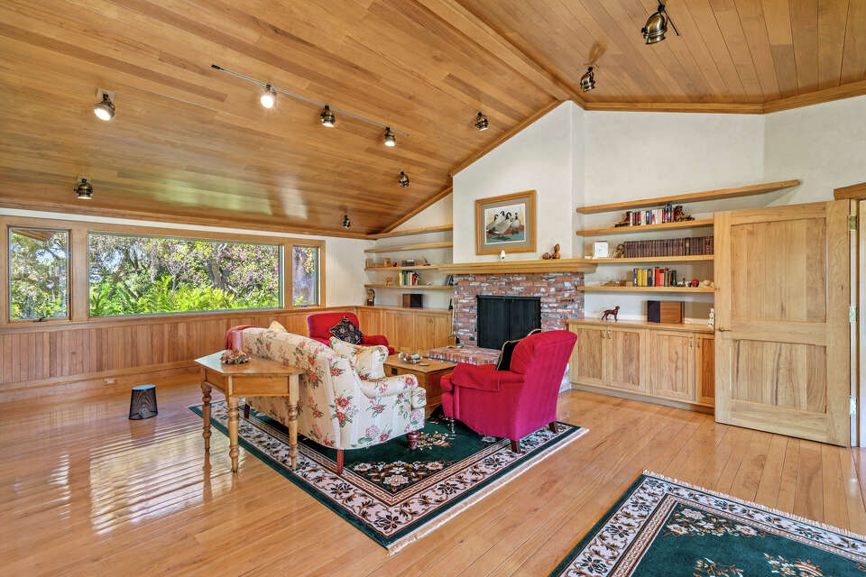 Apple co-founder's California ranch returns to market with $22 million ...