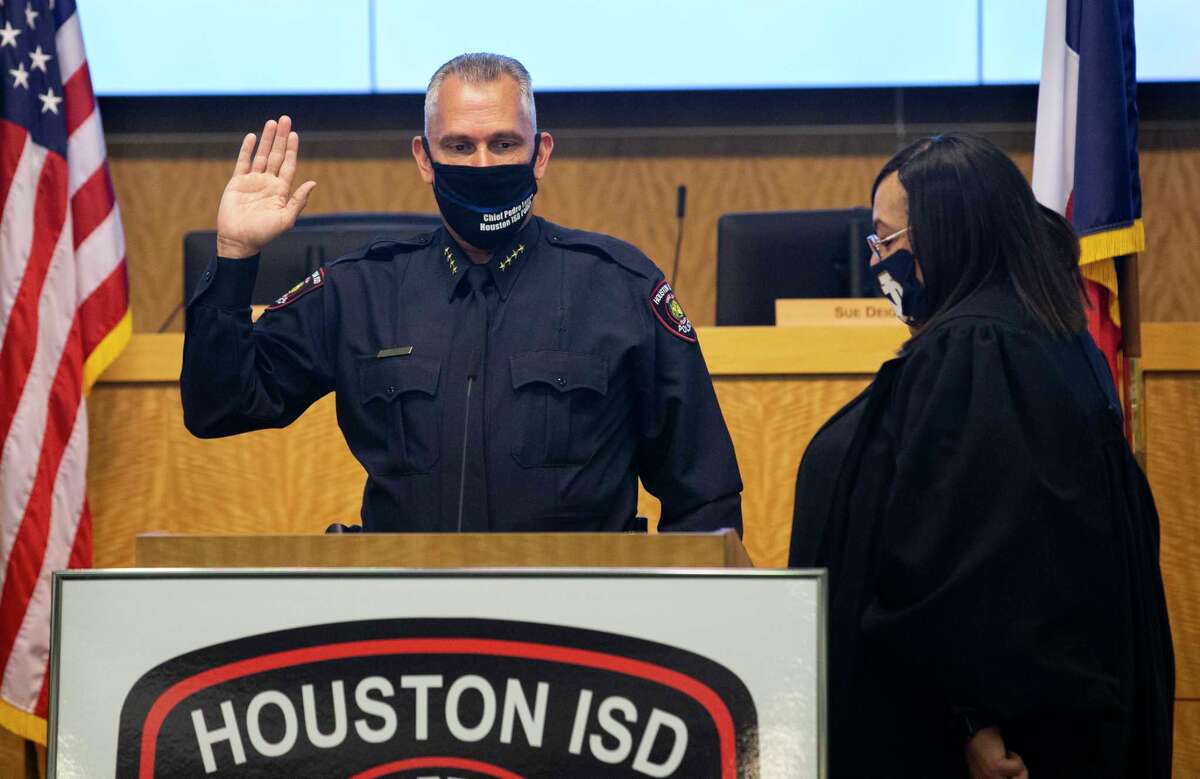 New Houston ISD police chief takes oath