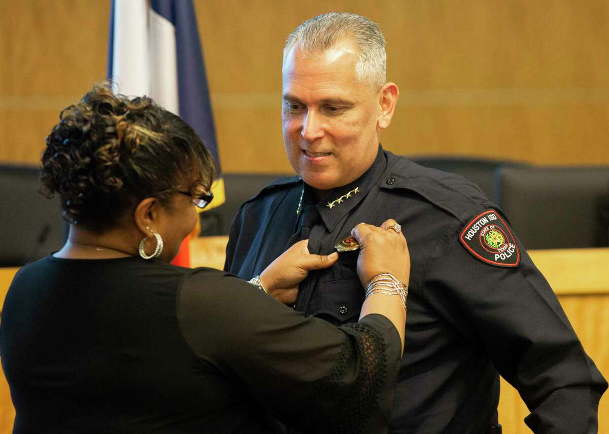 New Houston ISD police chief takes oath